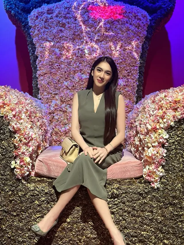 6 Gaya Angel Karamoy Pakai Dress, Tampil Manis hingga Elegan - Hot Liputan6.com