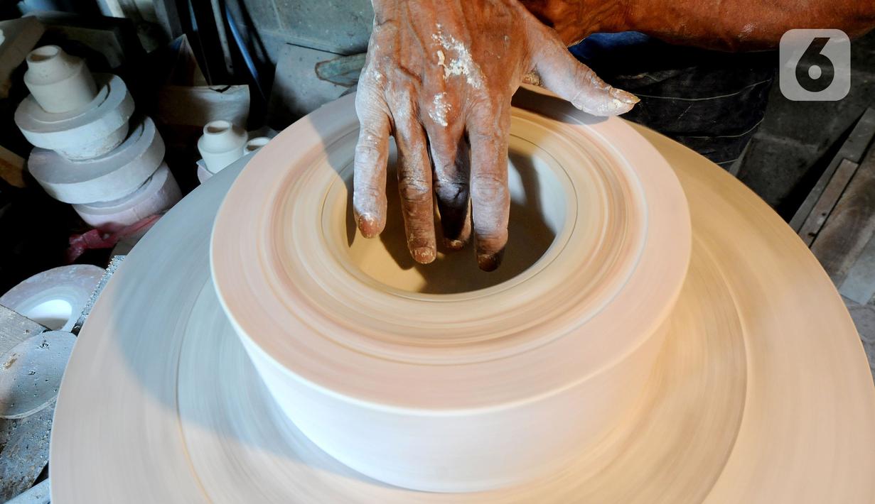 FOTO: Keramik Bojongsari Depok Tetap Bertahan di Masa Pandemi - Foto ...