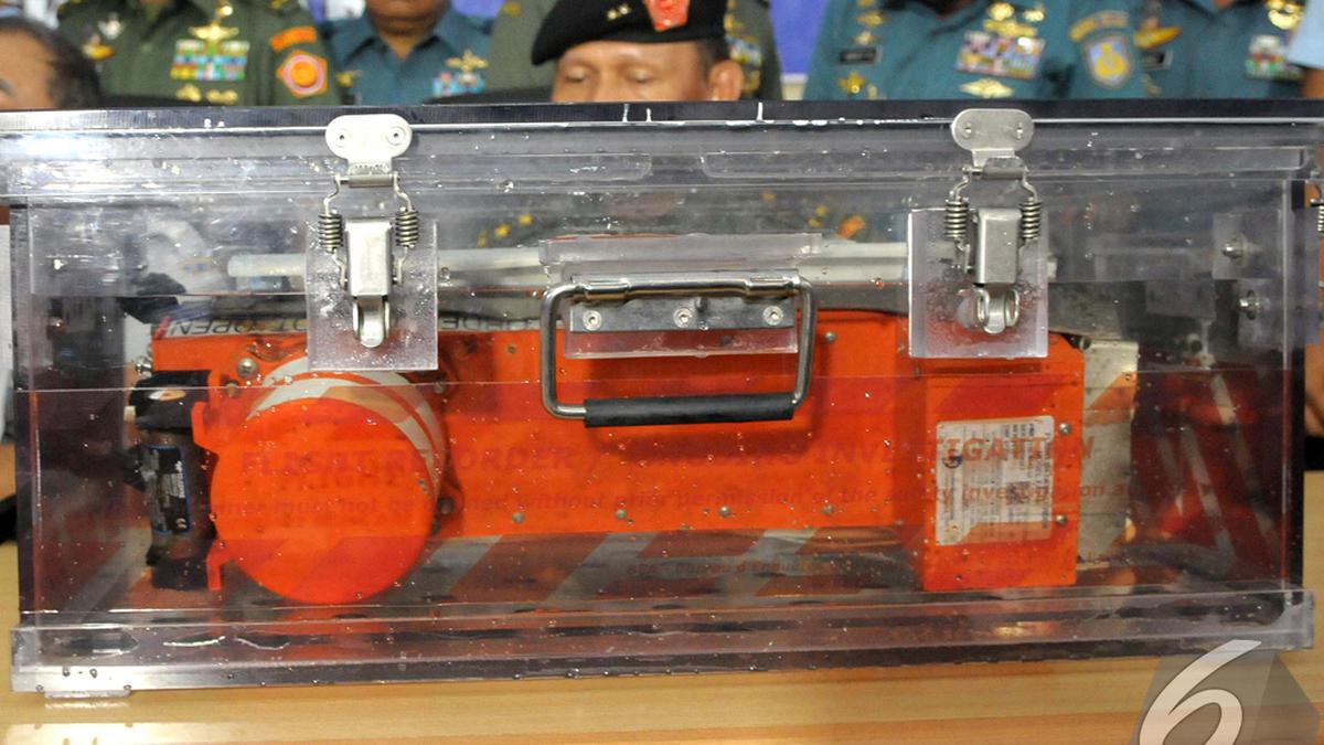KNKT: Tak Ada Bekas Terbakar di Black Box FDR AirAsia - News Liputan6.com