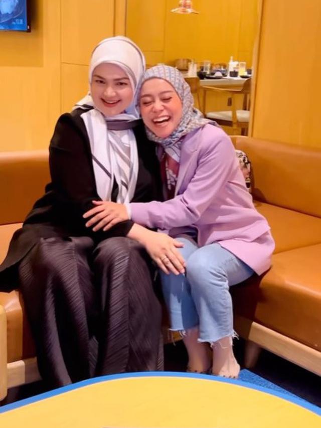 6 Potret Pertemuan Lesti Kejora dan Siti Nurhaliza, Lepas Rindu Lama ...