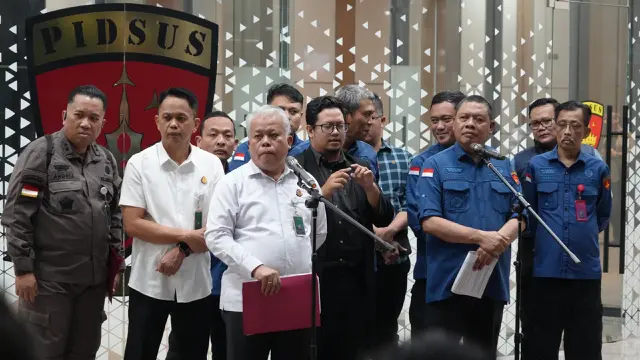 Tim Penyidik JAM PIDSUS Tetapkan 9 Tersangka Baru Tata Kelola Minyak ...