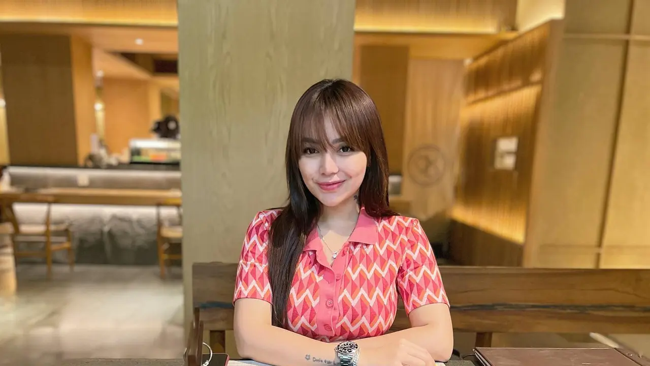 7 Potret Terbaru Nadia Christina Mantan Istri Pesepak Bola Alfath ...