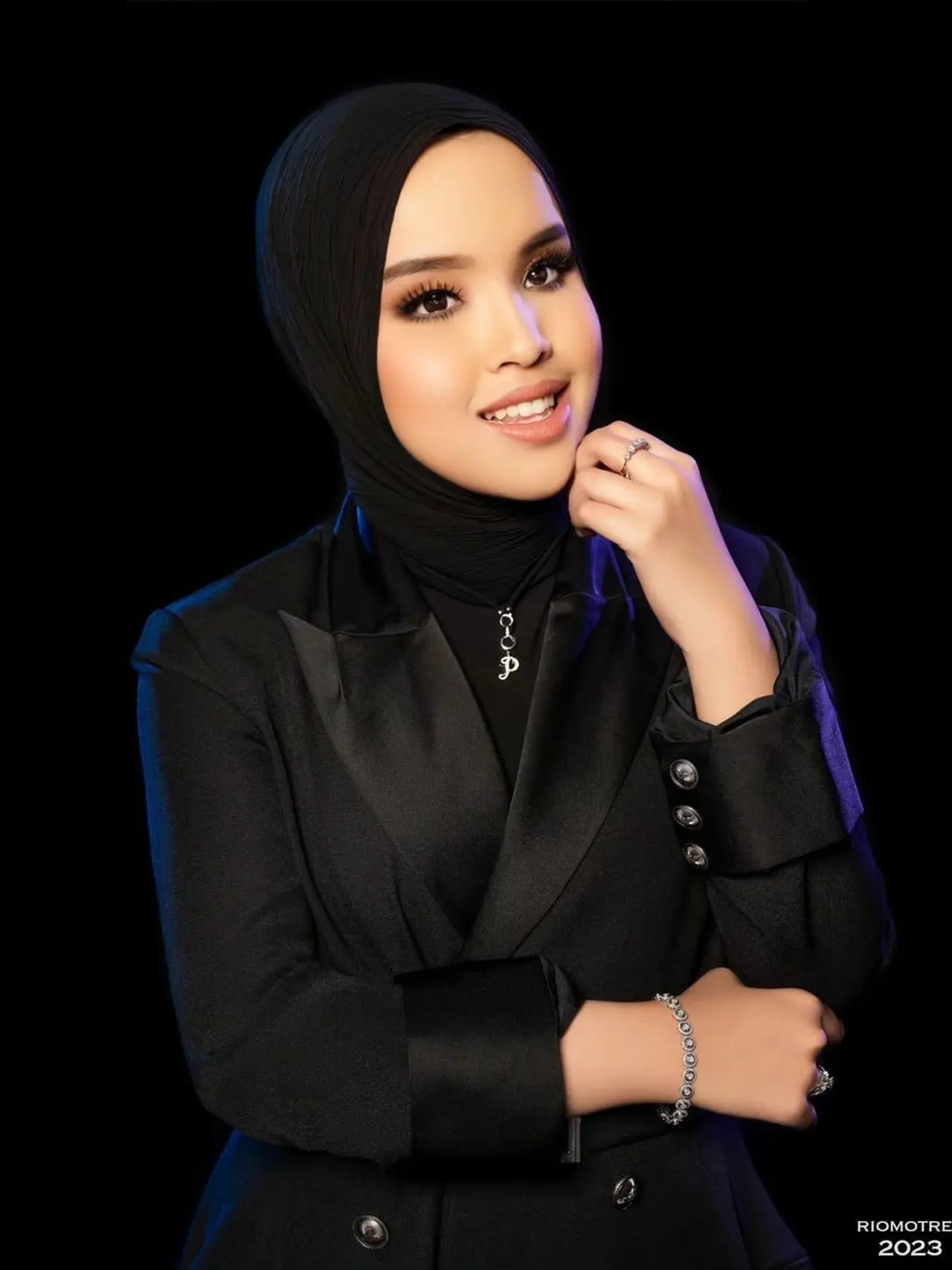 6 Gaya Berhijab Kekinian tapi Sopan ala Putri Ariani, Patut Dicoba ...