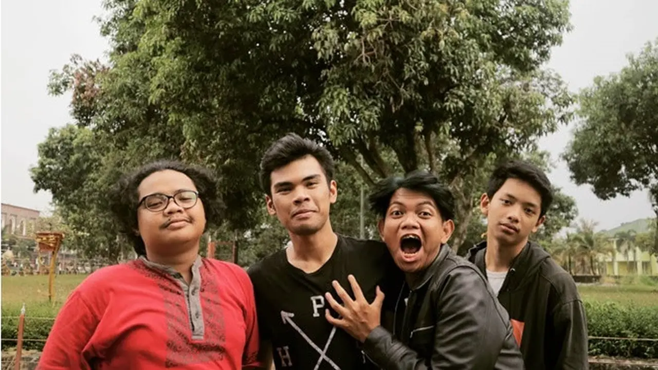 Masih Ingat Ojan 'Tatap Mata Saya'? Ini 5 Potret Terbarunya yang Bikin ...
