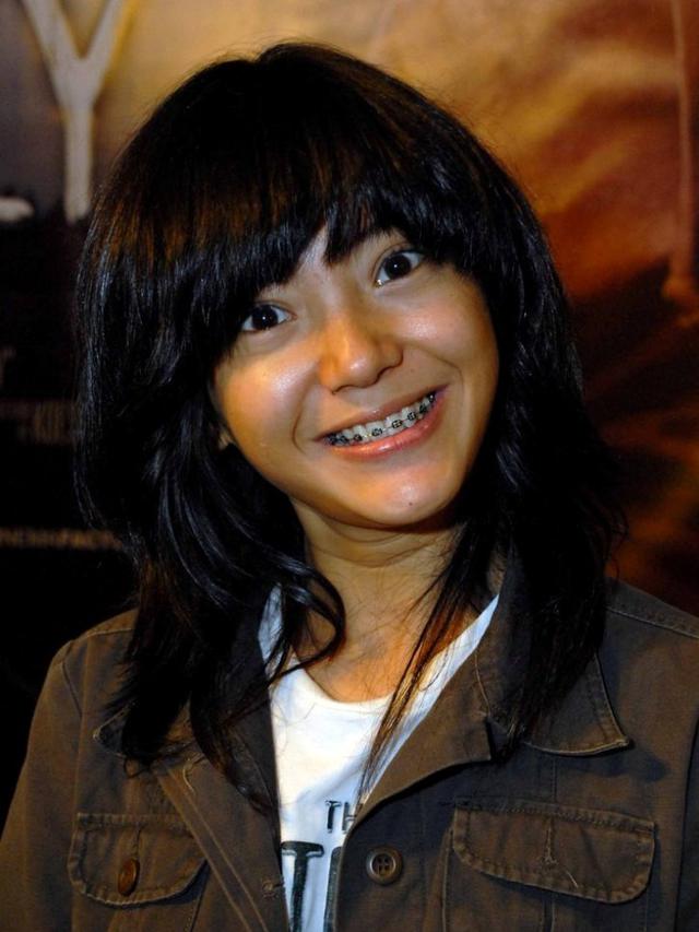 Sempat Terlihat Imut, Begini Bedanya Dandanan Poppy Sovia Dulu dan ...