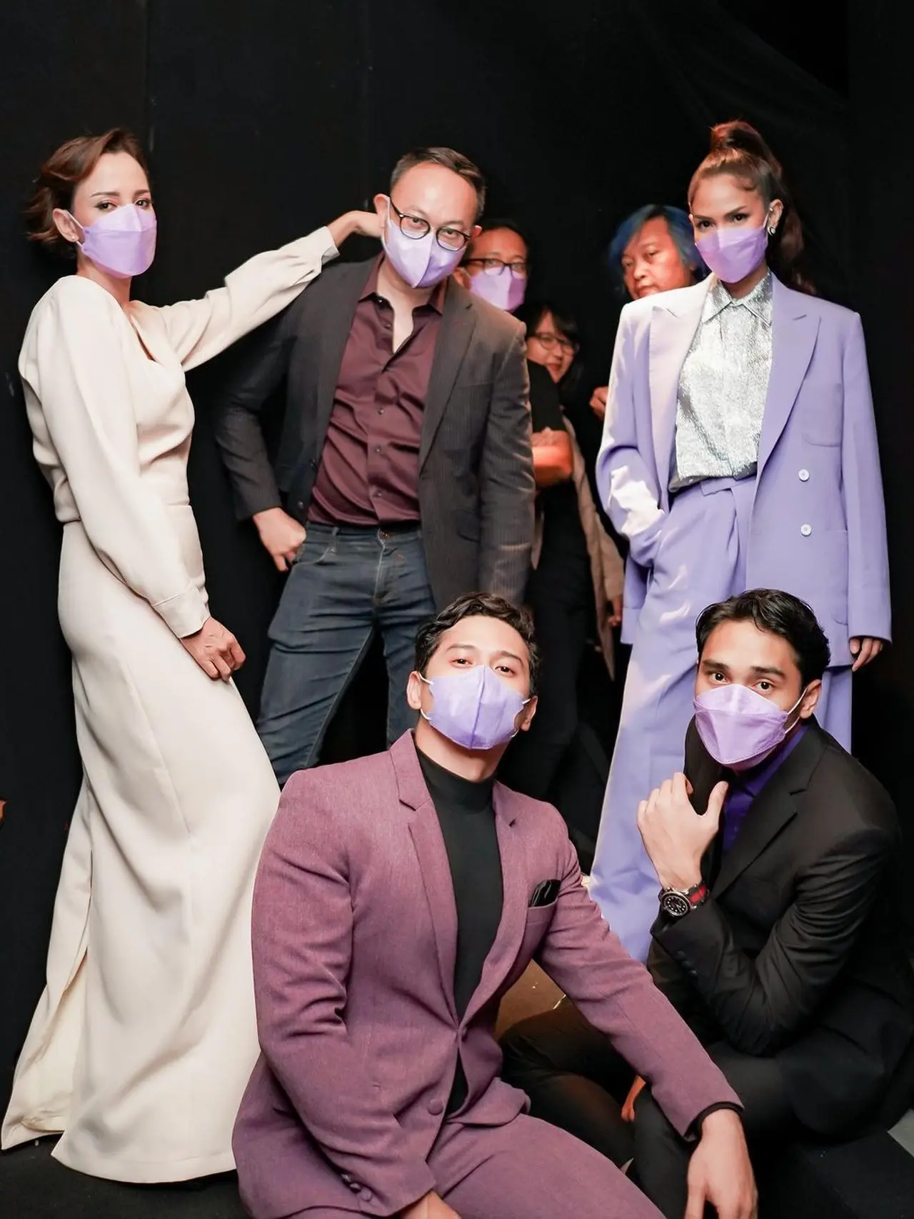 5 Potret Achmad Megantara Saat Menghadiri Gala Premiere Film Backstage ...