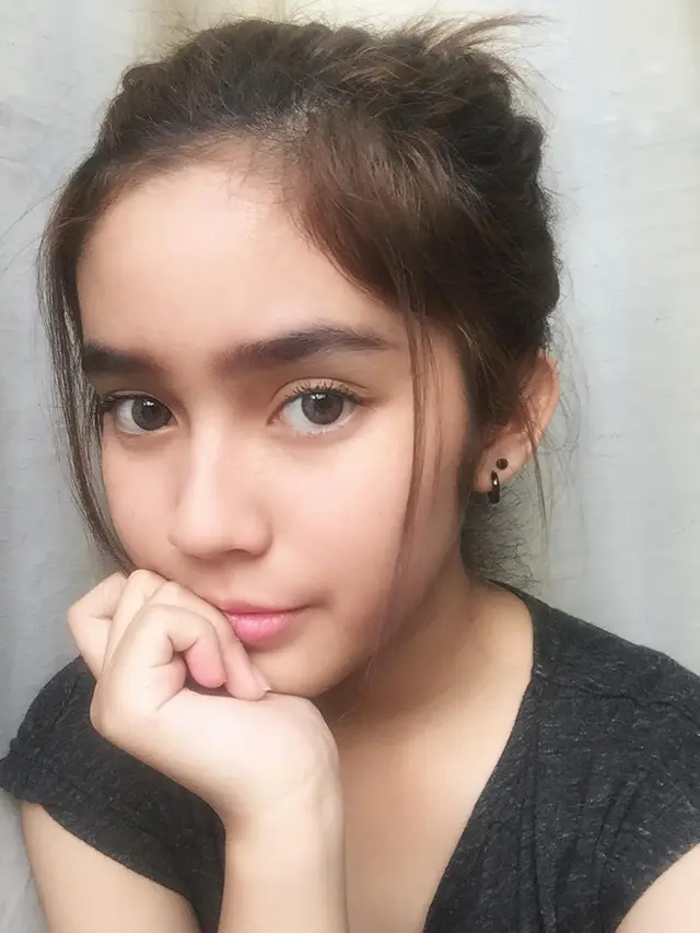 6 Potret Fay Nabila Tanpa Makeup, Bukti Pesonanya Alami - Surabaya ...