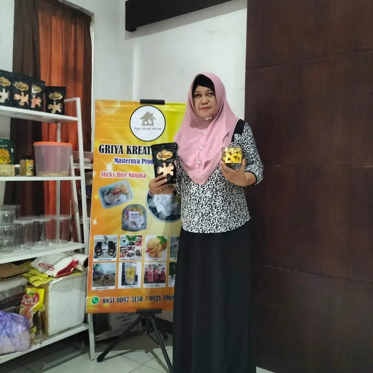 Cerita Usaha Kue Kering di Sidoarjo, Berkembang dan Penuhi Permintaan Lebaran Berkat KUR BRI ...