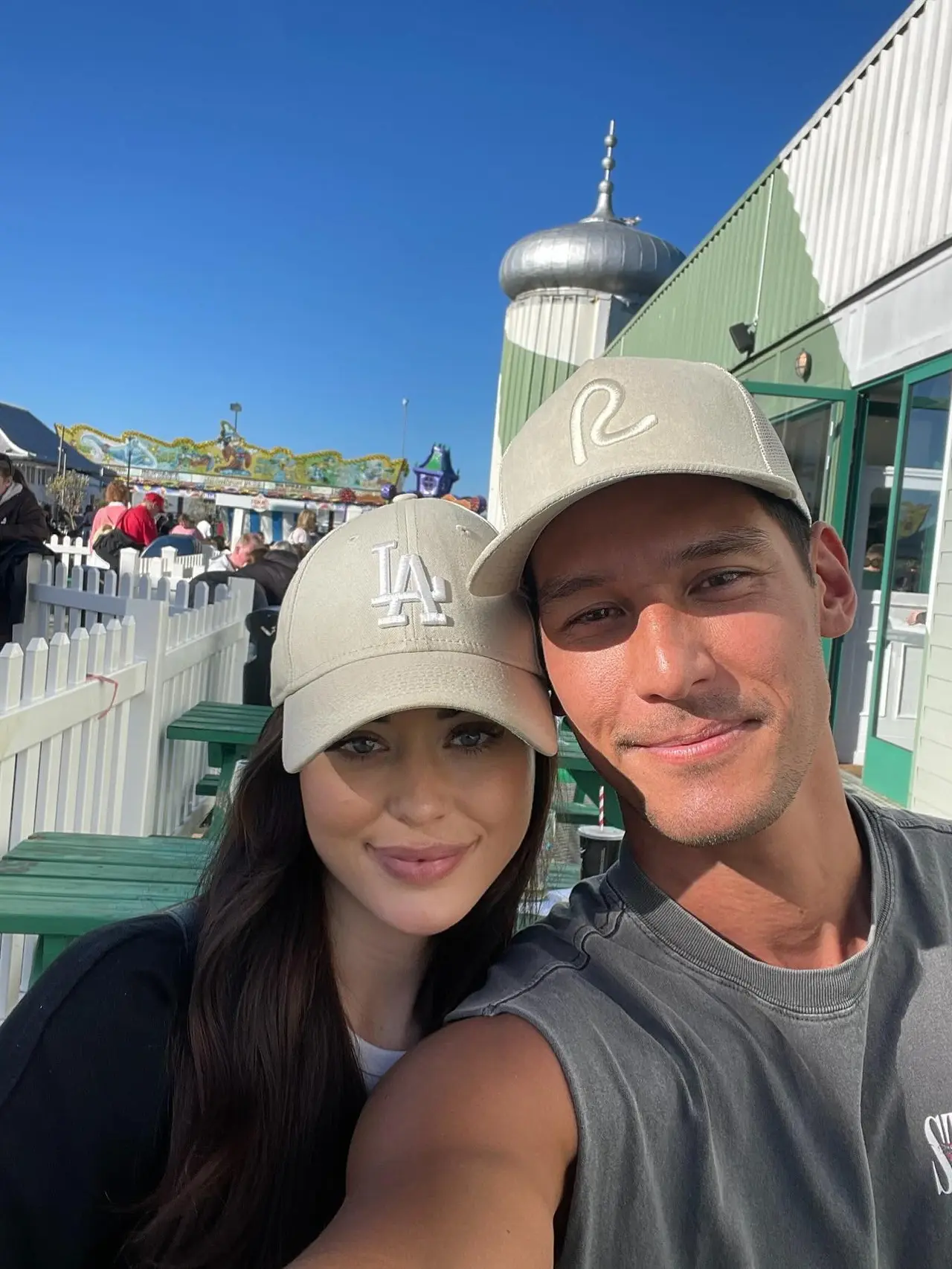 7 Potret Richard Kyle dan Kekasih Jadi Pengiring Pengantin di London ...