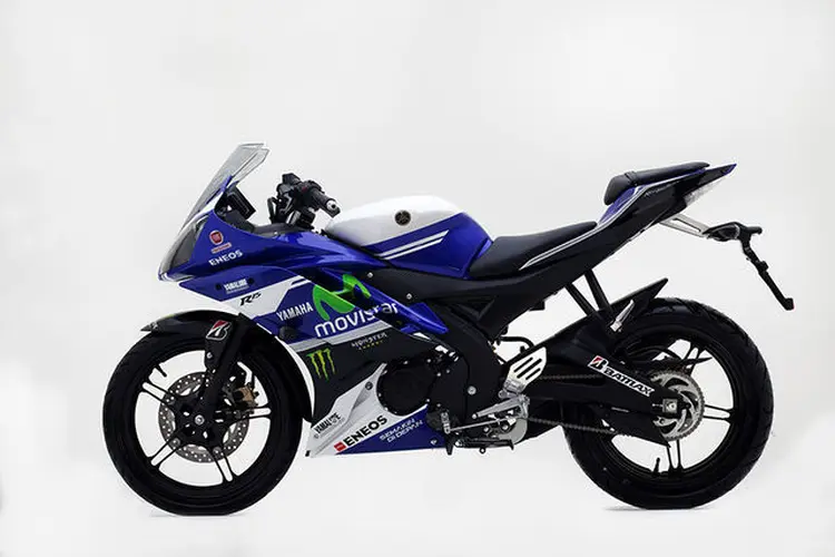 Yamaha YZF-R15 Livery Movistar Indonesia - Galeri Otosia.com