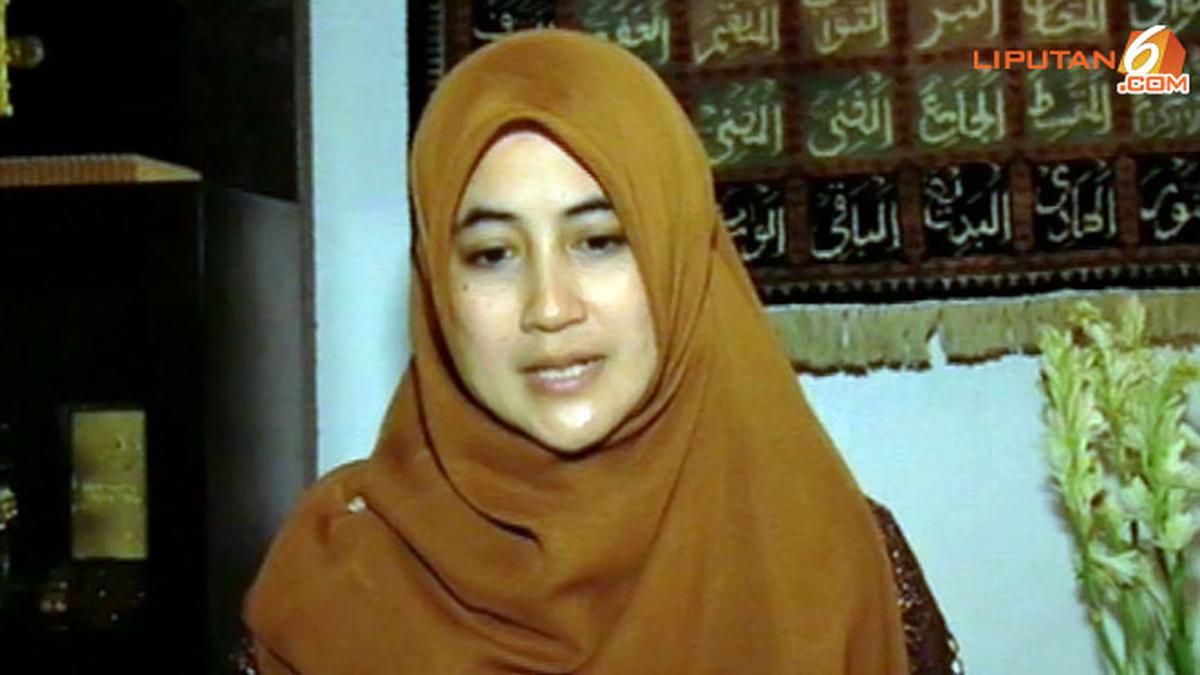 Suka Duka Pipik Berulang Tahun Tanpa Uje - ShowBiz Liputan6.com