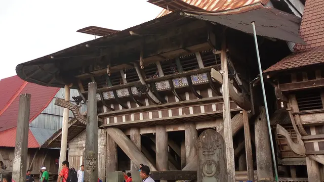 Megahnya Rumah Raja Nias, Omo Nifolasara Sebua - Lifestyle Liputan6.com