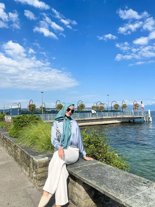 8 Potret Terbaru Ayu Maulida yang Kini Putuskan Berhijab, Curi ...