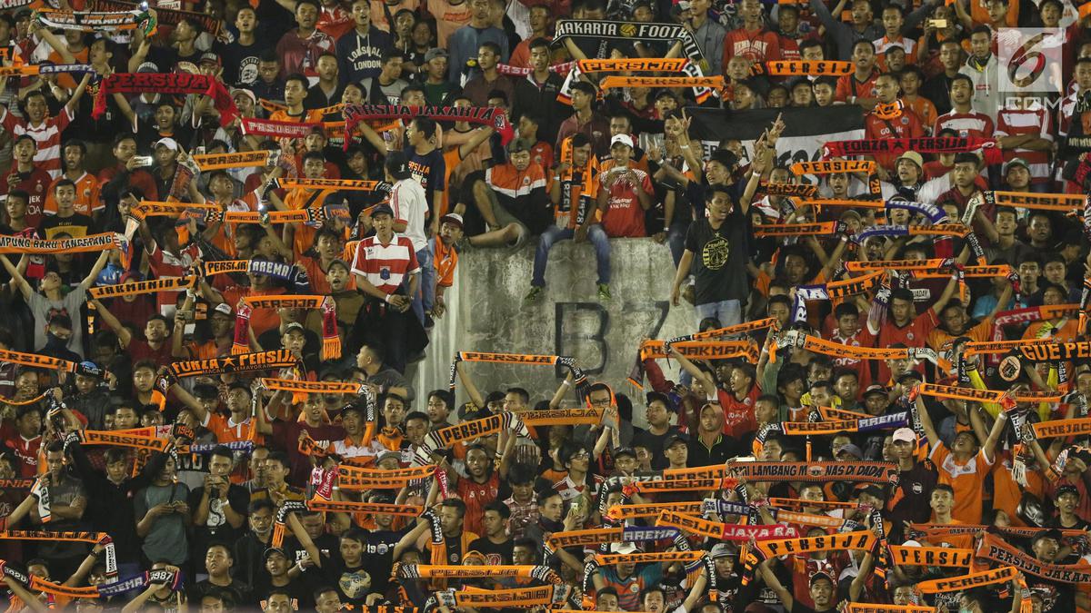 FOTO: Suporter Persija Rayakan Kemenangan Macan Kemayoran atas PSMS ...