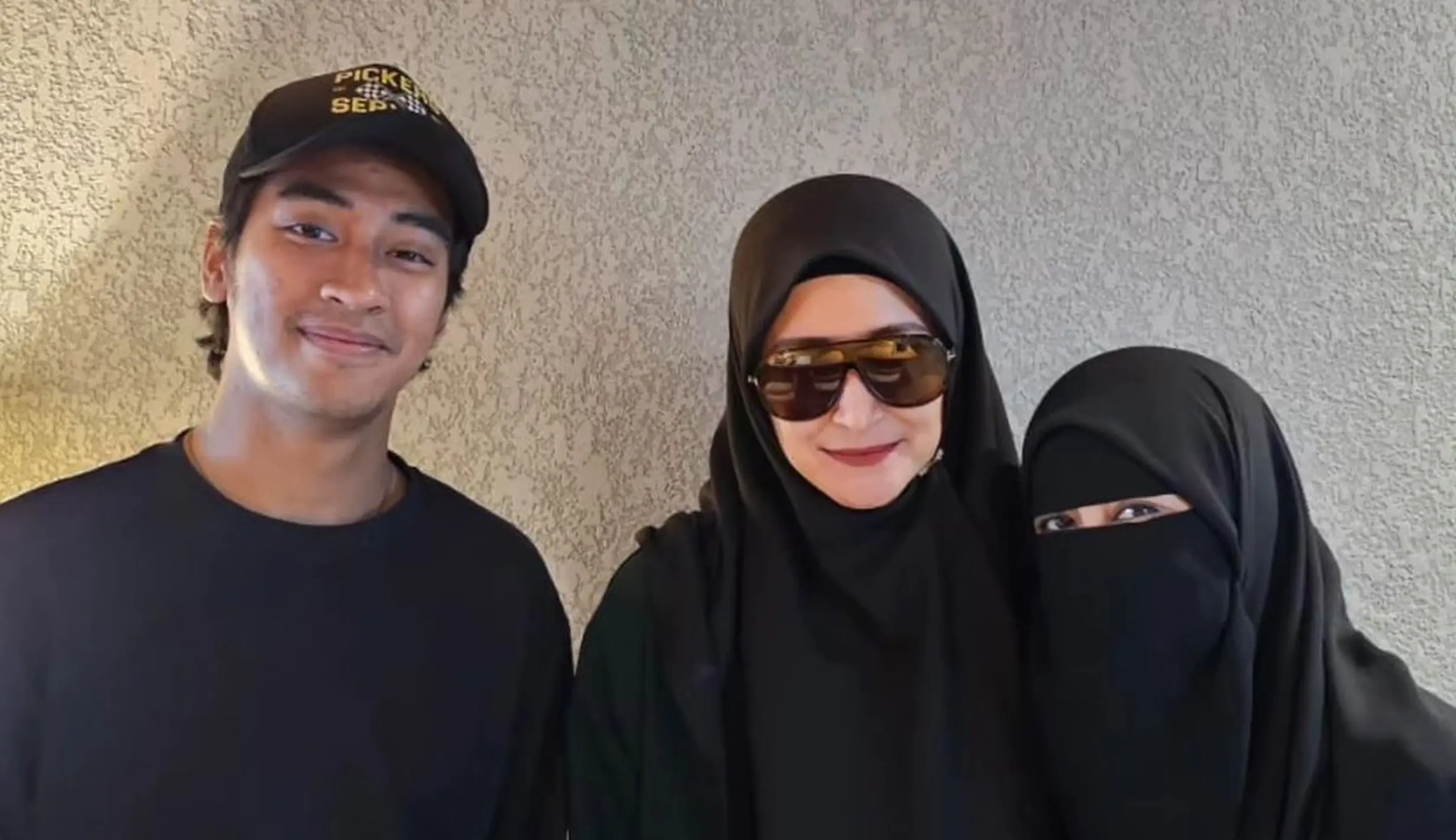 Potret Terbaru Artis Senior Inneke Koesherawati, Awet Muda Tanpa ...