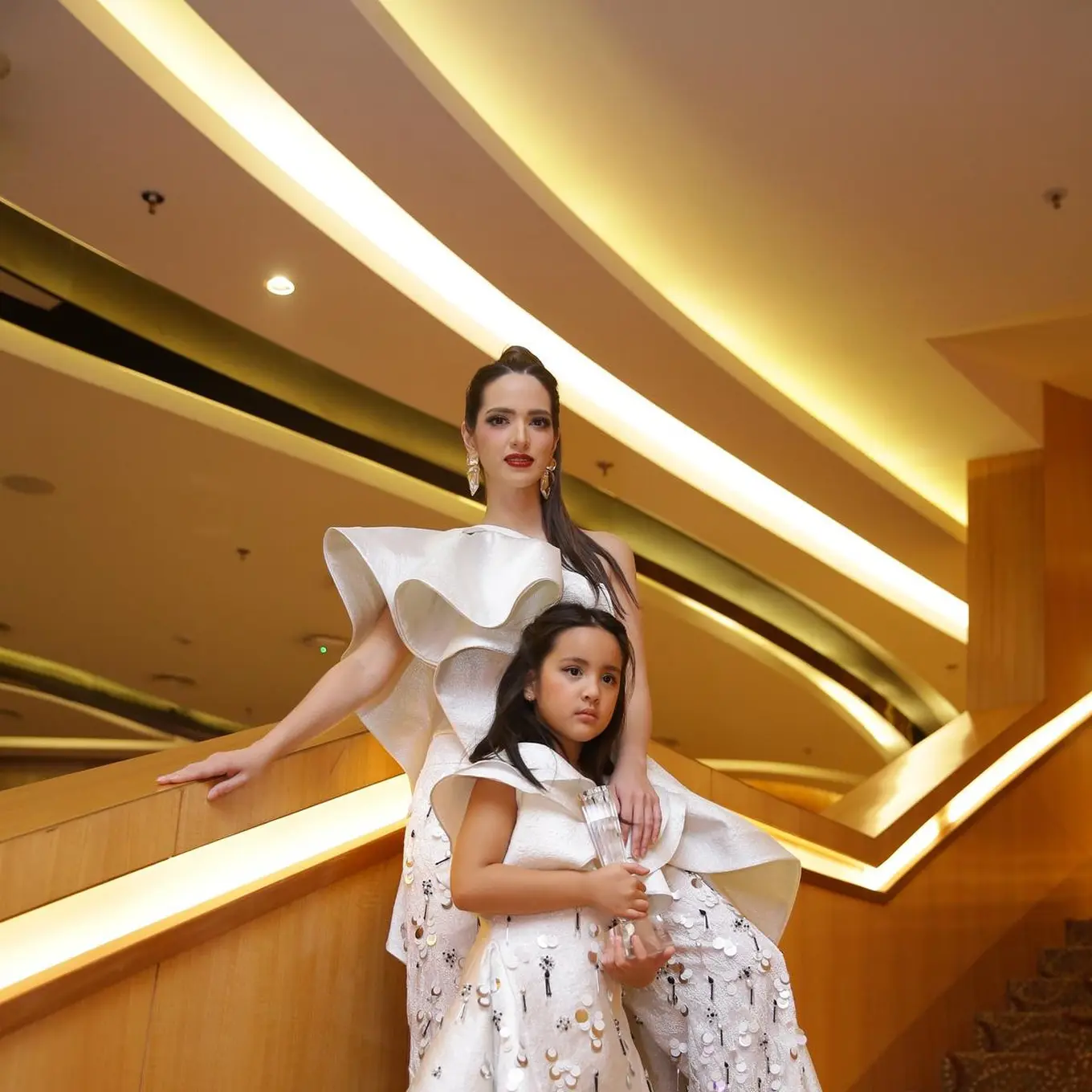 Penampilan Mikhayla Jadi Sorotan, Ini Tanggapan Nia Ramadhani - Entertainment Fimela.com