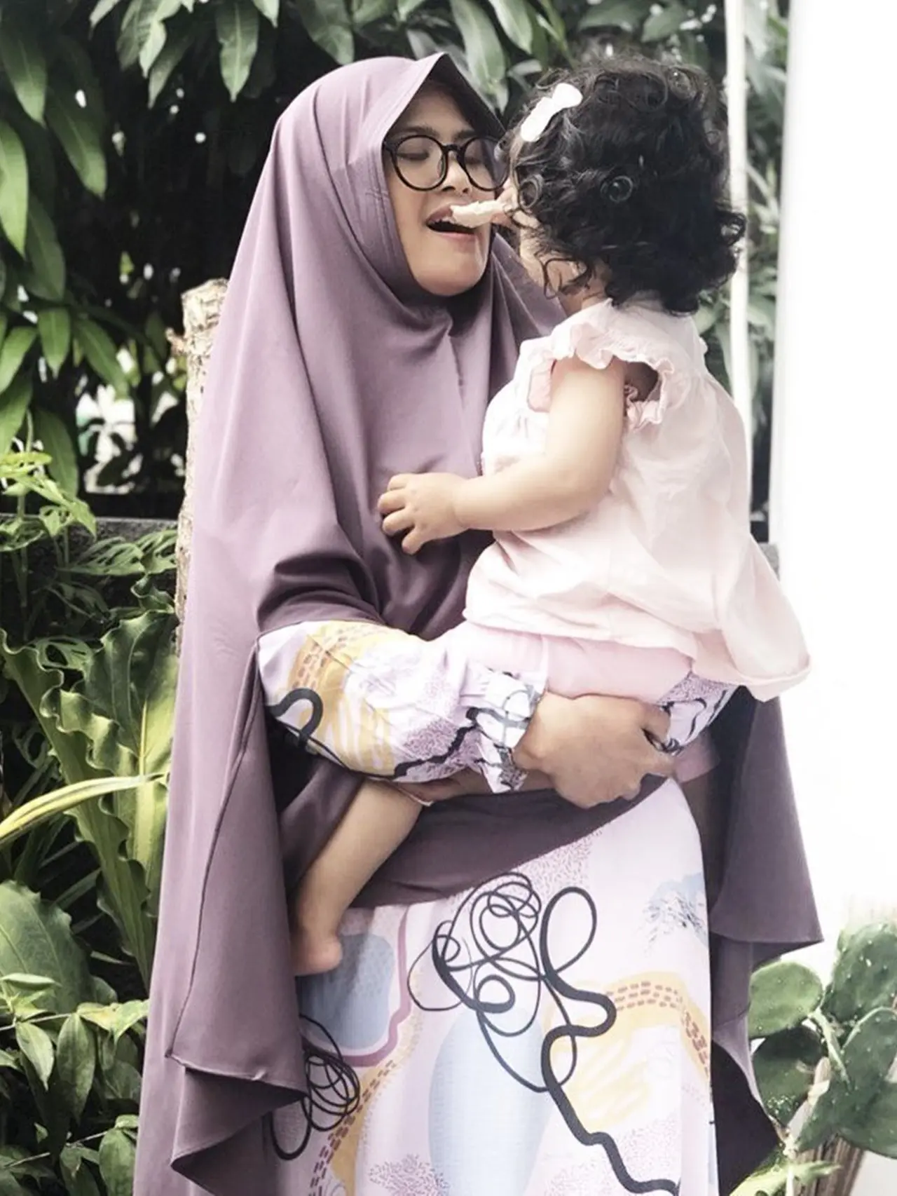 6 Potret Wiwin Supiyah Eks Istri Dewa Eka Prayoga, Singgung Cukup 1 ...