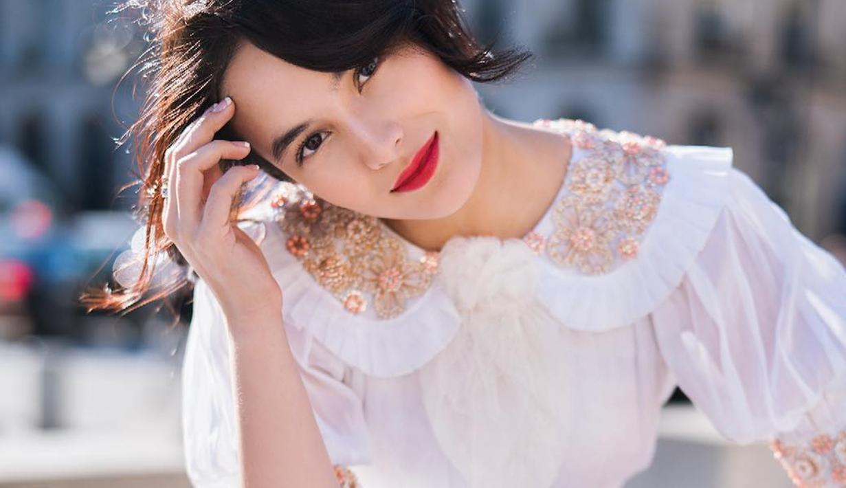 Potret Chelsea Islan dengan Busana Vintage Ini Makin Memesona - Foto ...