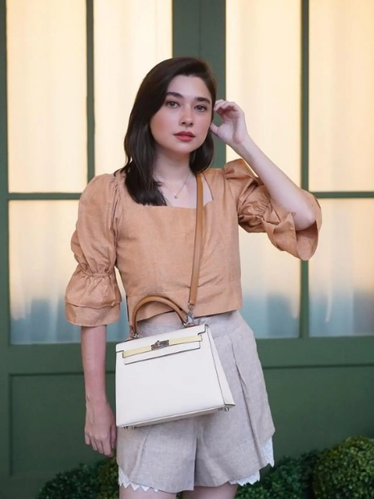 11 Gaya Menarik Amanda Rigby, Si Cantik Jawa-Inggris yang Wajahnya ...