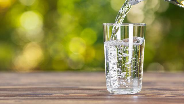 Cara Membuat Oralit dan Manfaatnya untuk Kesehatan - Health Fimela.com