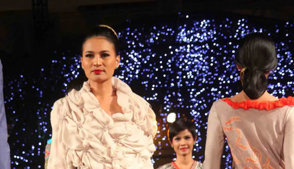 Koleksi Kebaya Kain Obin - Photo Fimela.com