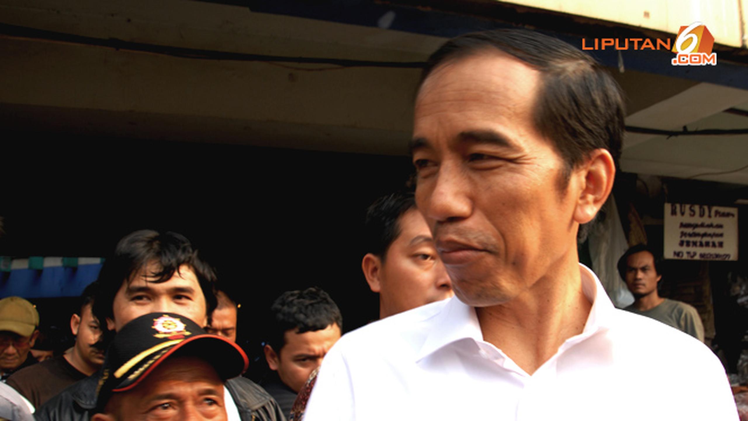 Jokowi Pakai Kostum Khusus Saat Nonton Konser Metallica