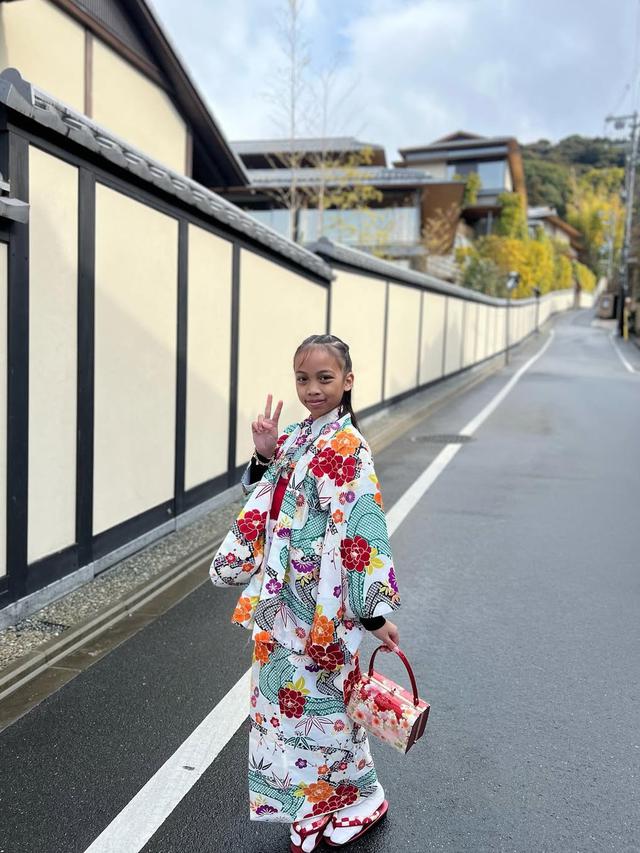 Kini Jadi Anak Zumi Zola, Ini 6 Potret Illiyyuna Kamila Rais Buah Hati ...