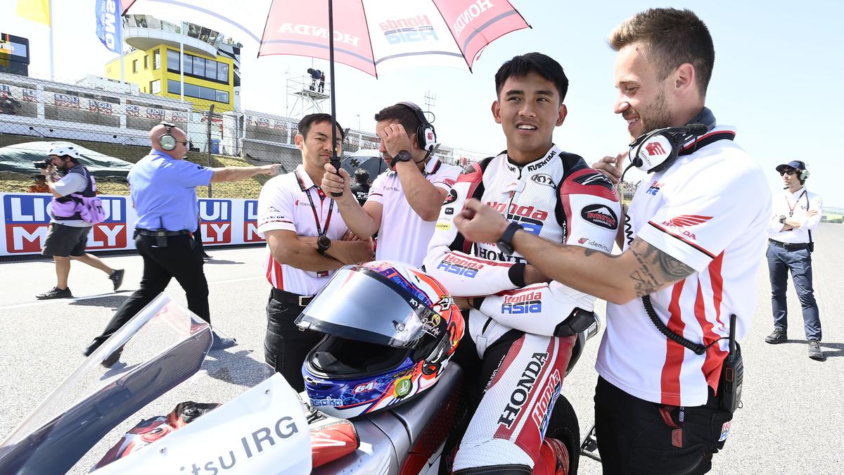 Daftar Lengkap Pembalap Moto2 2024: Ada Rider dan Tim Indonesia ...