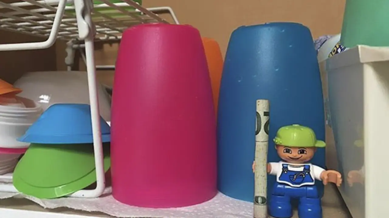 Lihat Hal Manis yang Dilakukan Ayah Ini Tiap ke Rumah Anaknya!