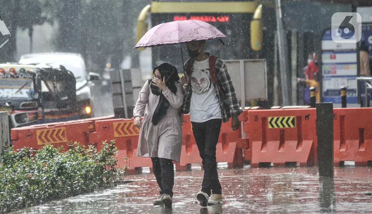 Jawa dan Bali Masuki Puncak Musim Hujan - Foto Liputan6.com