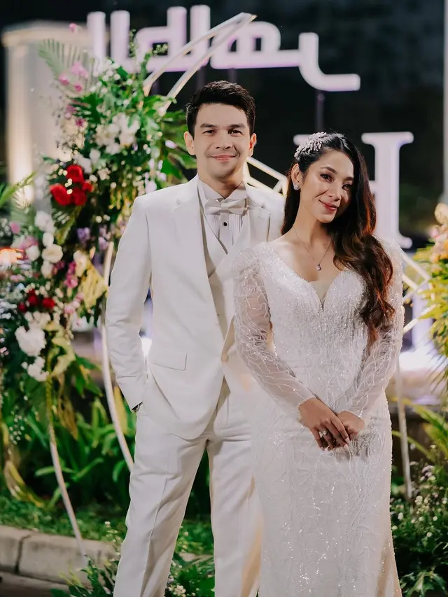 6 Potret Dinda Kirana dan Jonathan Frizzy Menikah di Takdir Cinta yang ...