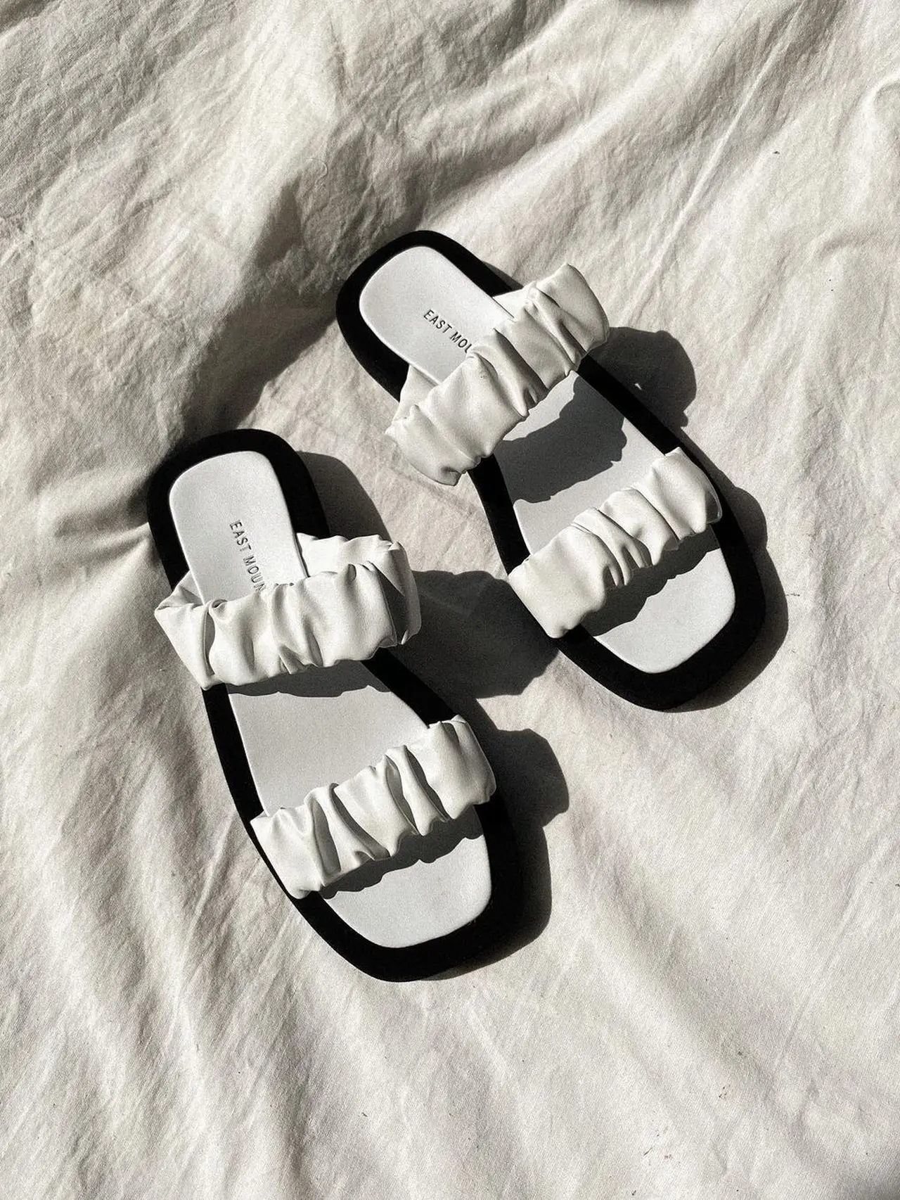 Rekomendasi 5 Jenis Sandal Wanita yang Stylish dan Tetap Nyaman