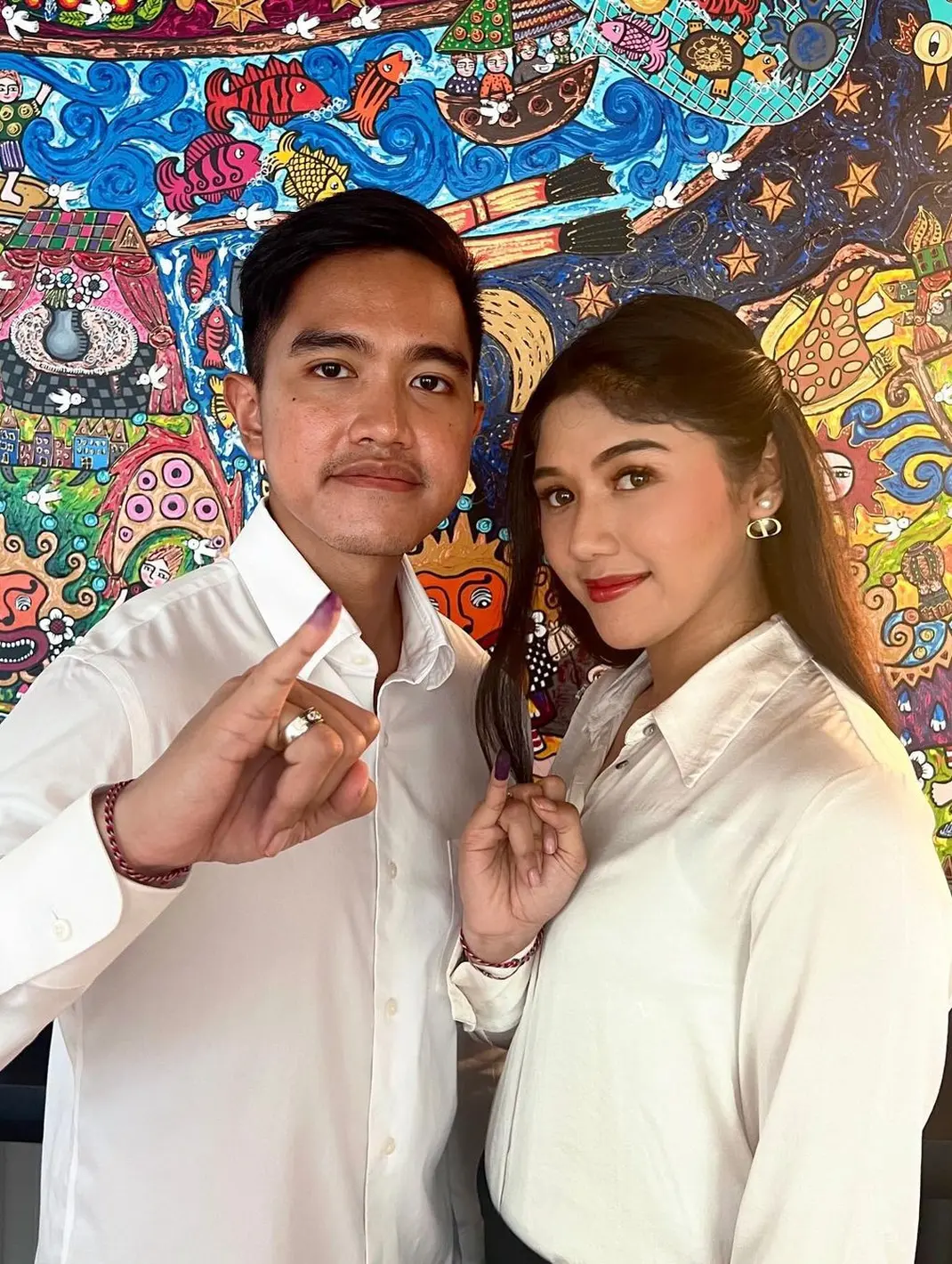 Tampil Kompak dengan Kaesang Pangarep, 6 Gaya Elegan Erina Gudono Kenakan Anting-anting Rp12,1 ...