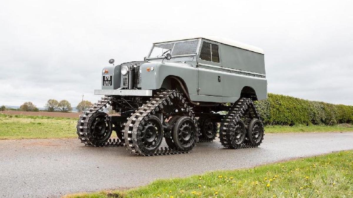 Land Rover Seri II Pakai Roda Tank, Buat Perang? - Otomotif Liputan6.com