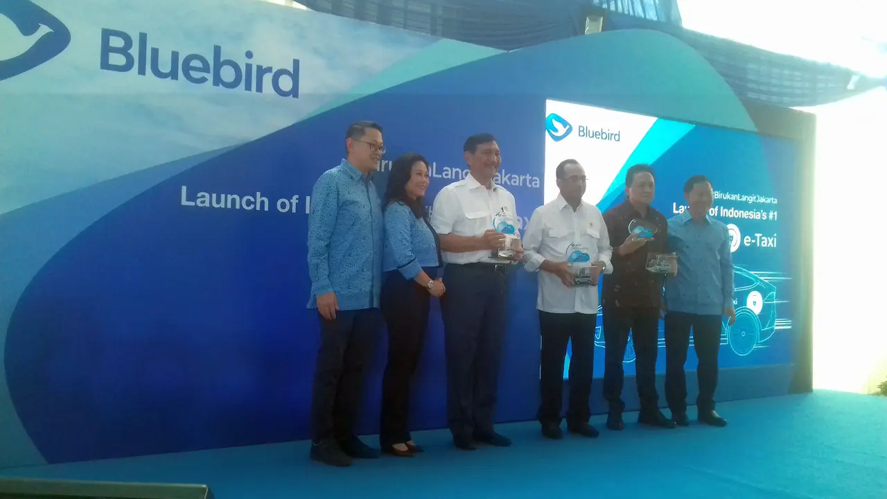 Bluebird Luncurkan Armada Taksi Mobil Listrik - Bisnis Liputan6.com