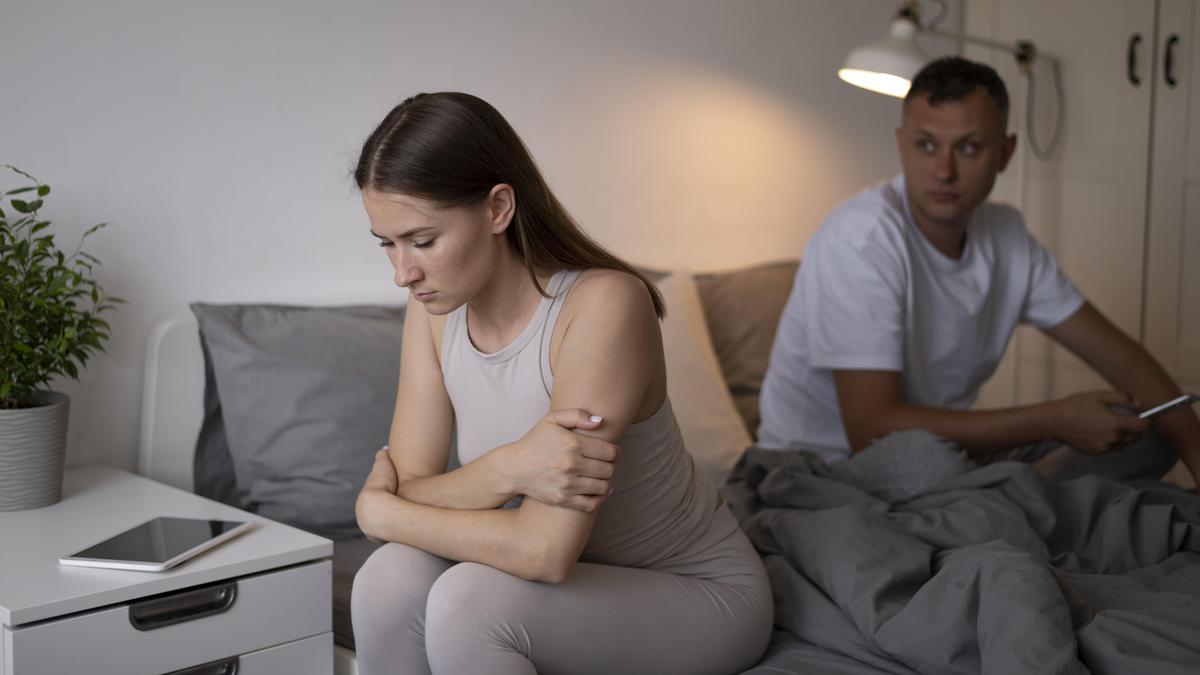 7 Sikap Guilt Trip dalam Hubungan, yang Bisa Membuat Pasanganmu Merasa Terkekang - Relationship ...