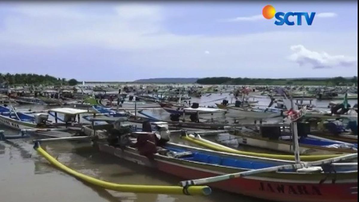 Cuaca Buruk, Nelayan di Sejumlah Daerah Berhenti Melaut - News Liputan6.com