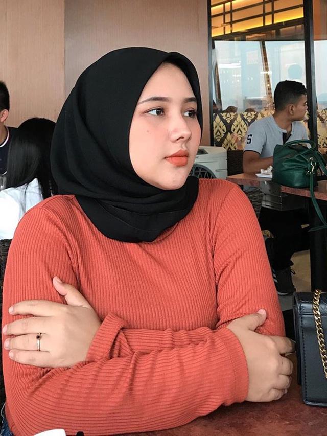 6 Potret Una Maulina, Wanita yang Dikabarkan Dekat dengan Sahrul Gunawan - Hot Liputan6.com