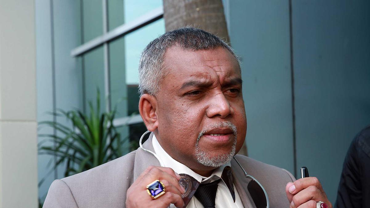 Artis Inisial SB dan Artis Inisial BS, antara Fakta dan Fiksi