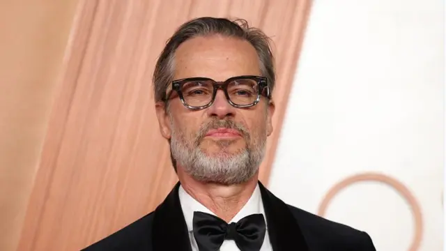 Aktor Inggris Pakai Pin Bebaskan Palestina dan Kemenangan Film ...