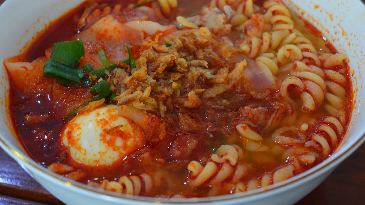 Resep Seblak Kuah Pedas Nikmat: Cara Membuat dan Variasi Lezat