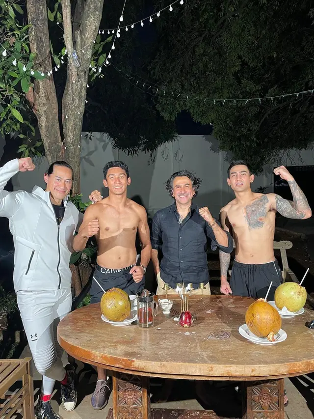 7 Potret Axel Matthew saat Nge-gym, Tak Kalah Berotot dari Jeremy ...