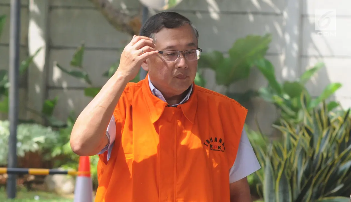 FOTO: KPK Periksa Wakil Direktur PT SMART Edy Saputra Suradja - Foto ...