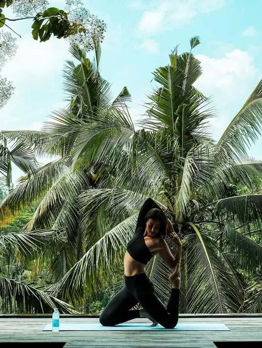 FOTO: Deretan Pose Rima Melati Istri Marcell Siahaan yang Enerjik Saat ...
