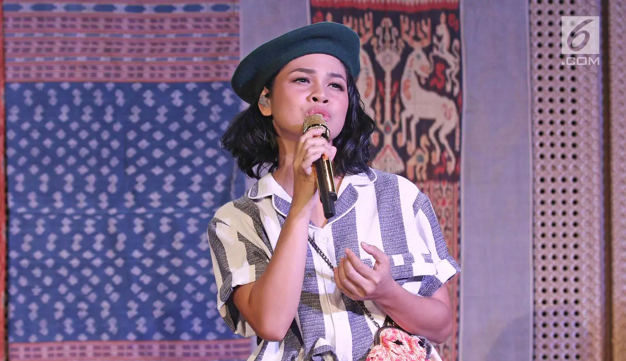 PHOTO: Gaya Andien Saat Peluncuran Album Metamorfosa - Foto Liputan6.com
