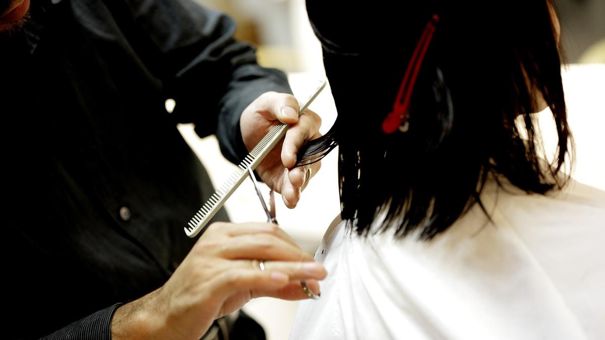 Jarak Ideal untuk Memotong Rambut Berdasarkan Kondisinya