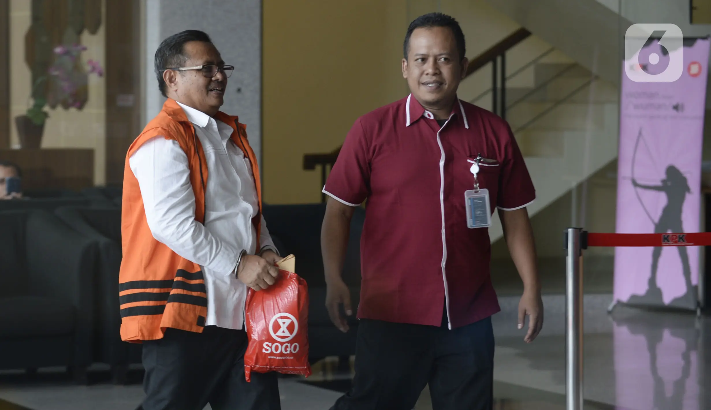 FOTO: KPK Periksa Bupati Indramayu Supendi - Foto Liputan6.com
