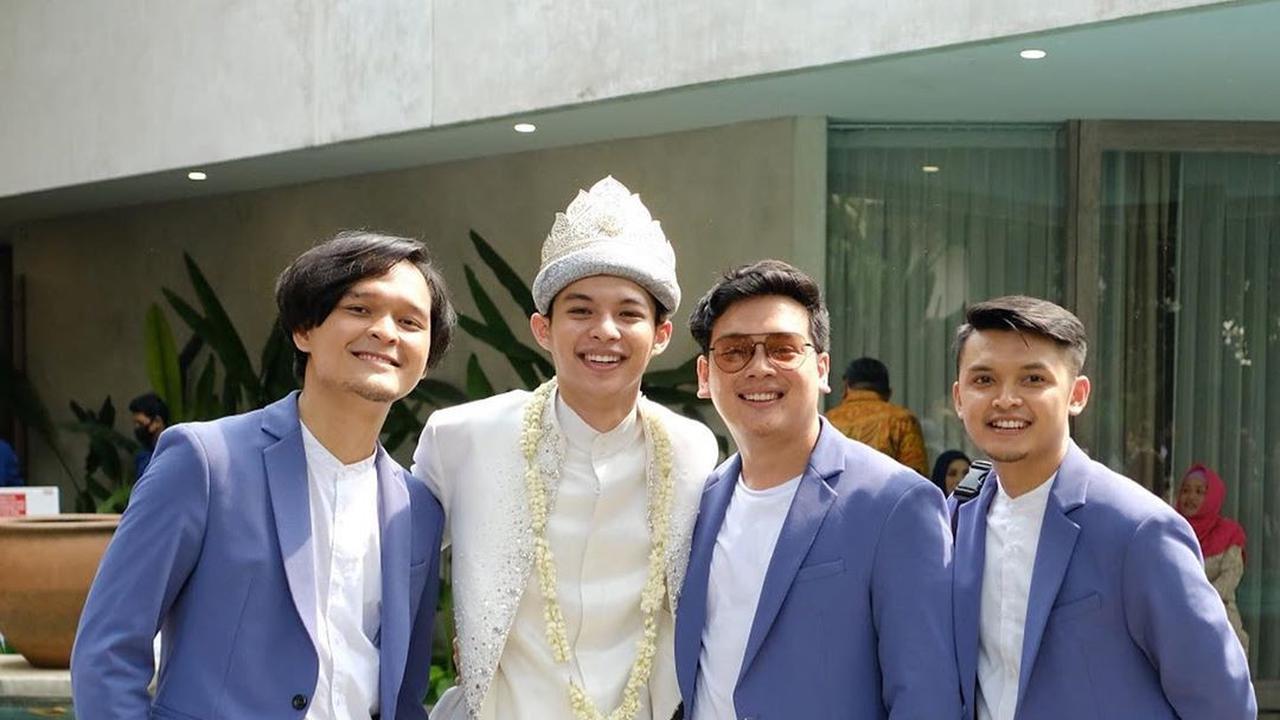 6 Momen Kebersamaan Adam Musik Setelah Rey Mbayang dan Dinda Hauw Menikah