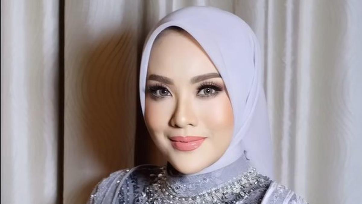 6 Potret Elma Theana Tampil Cantik Paripurna dengan Makeup Flawless di ...
