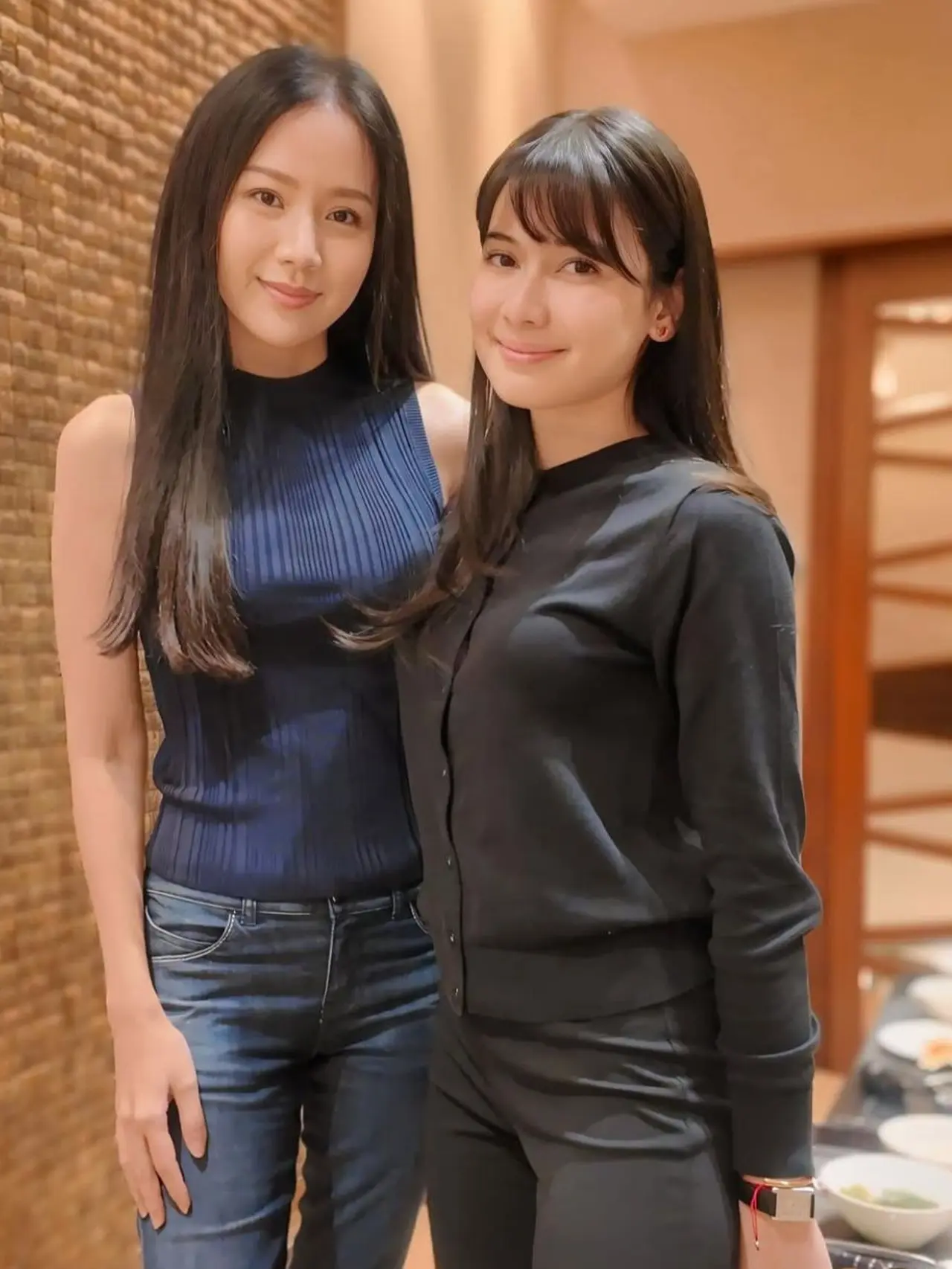 4 Momen Kebersamaan Agnes Jennifer dan Iris Wullur, Disebut Senasib - Hot Liputan6.com